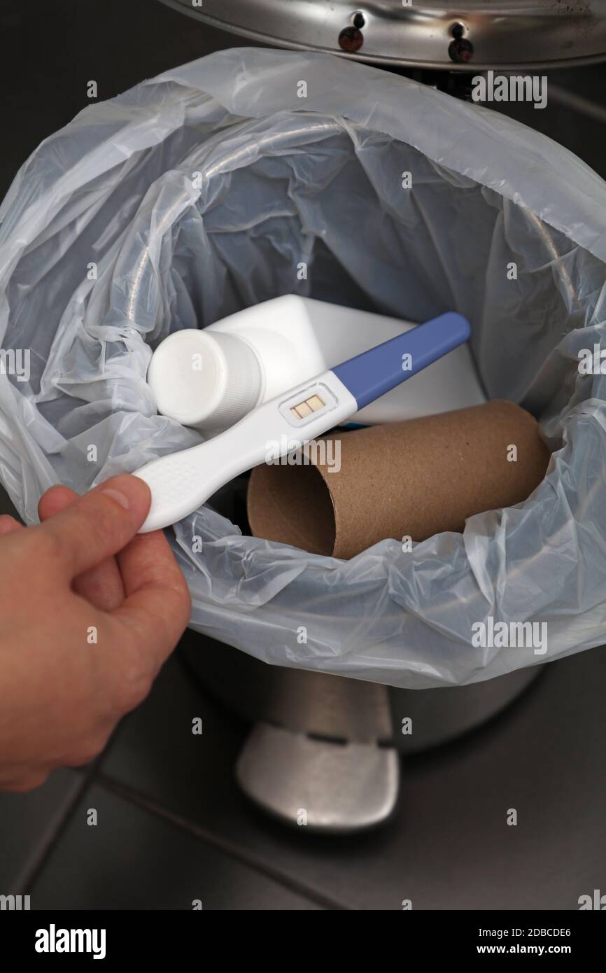 Open waste bin hi-res stock photography and images - Alamy