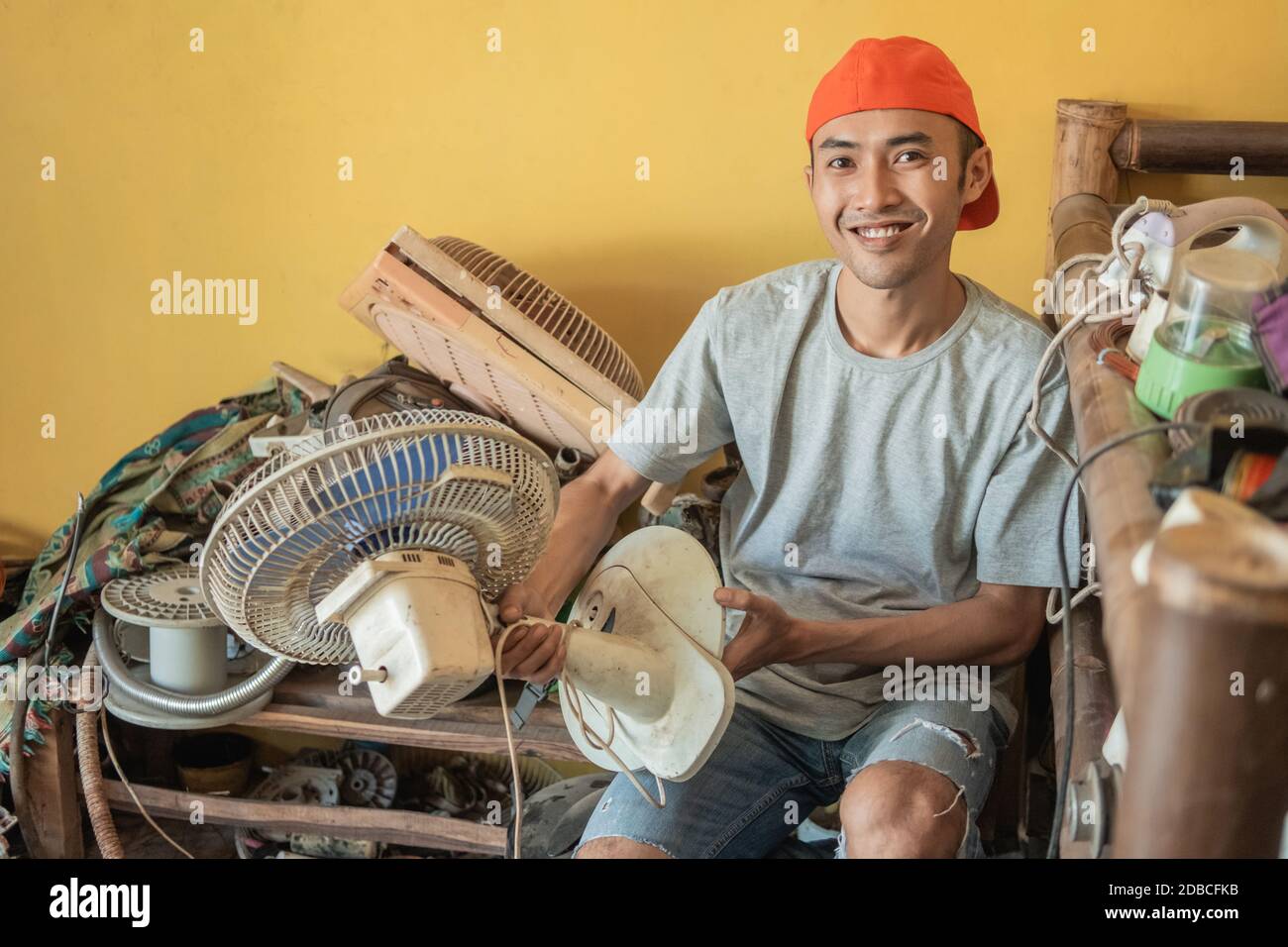 Broken household items hi-res stock photography and images - Alamy