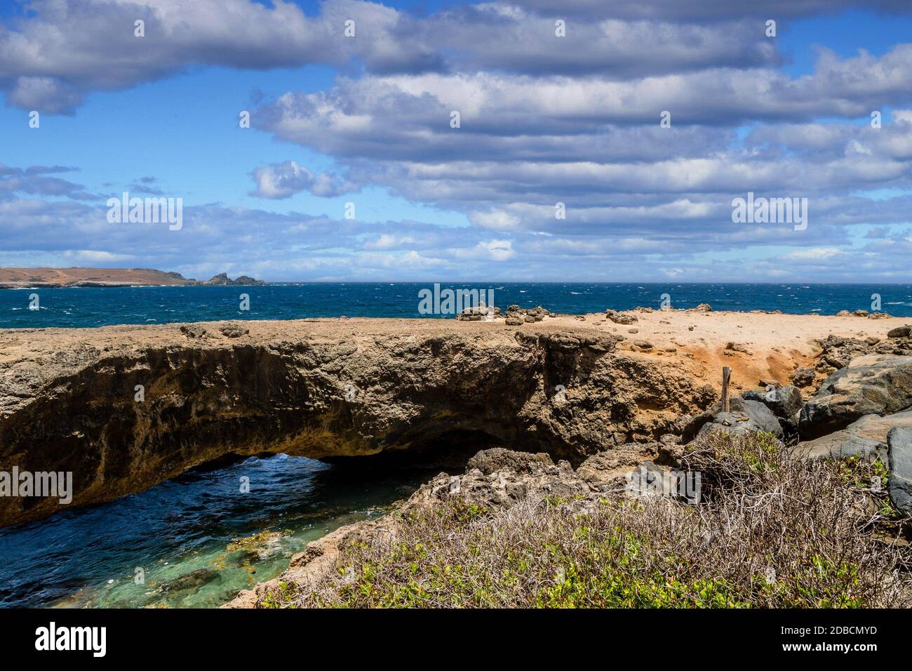 Aruba natural bridge hi-res stock photography and images - Alamy