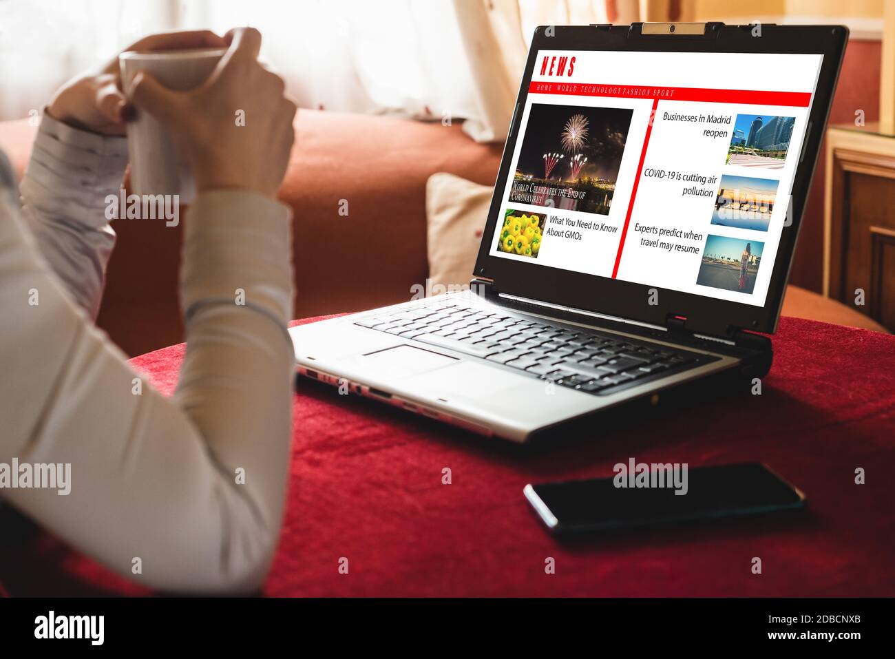 Corona news laptop hi-res stock photography and images - Alamy
