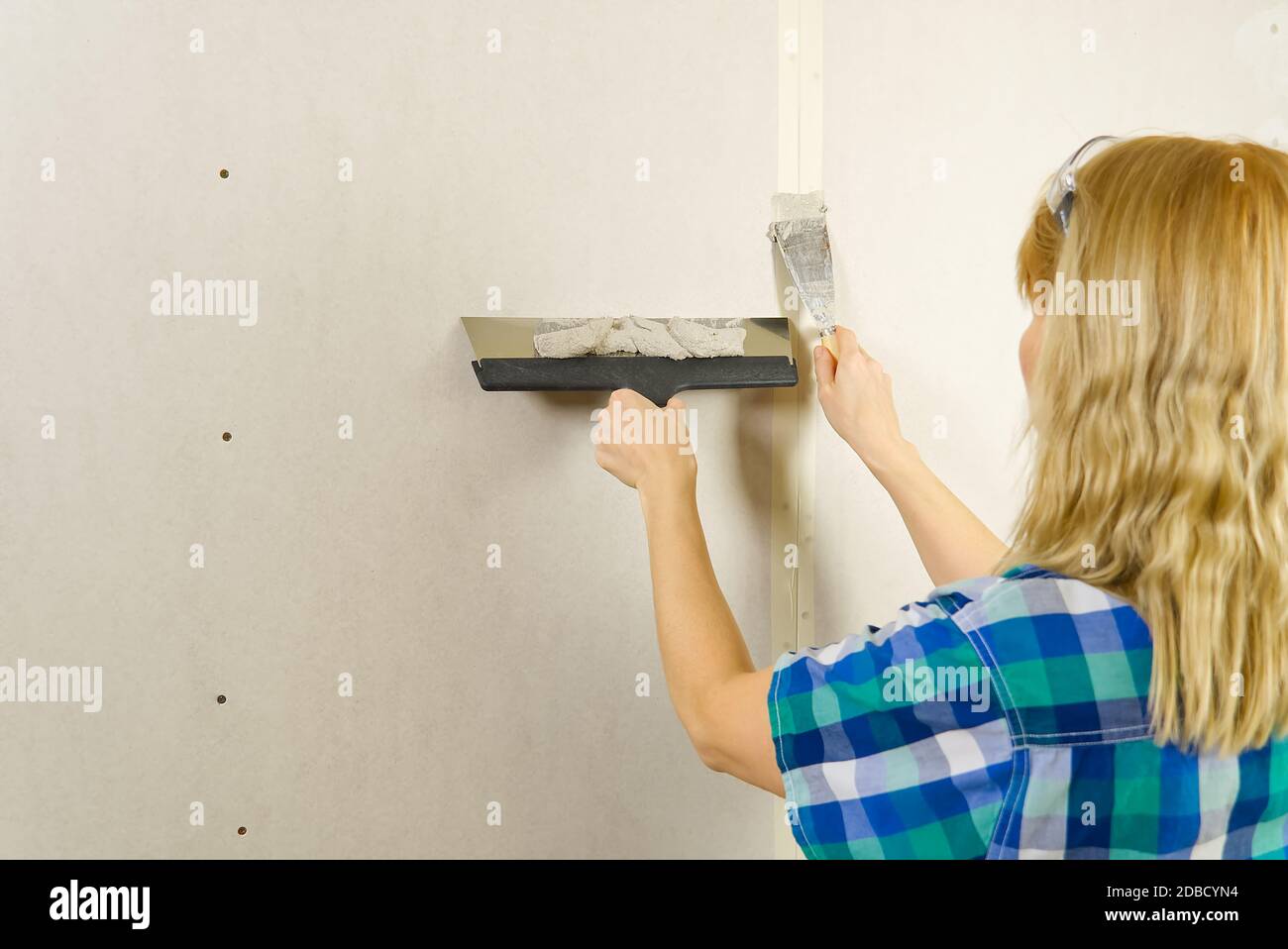 Woman putty hi-res stock photography and images - Alamy