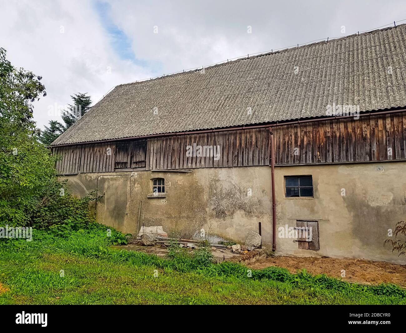 Old polish barn hi-res stock photography and images - Alamy