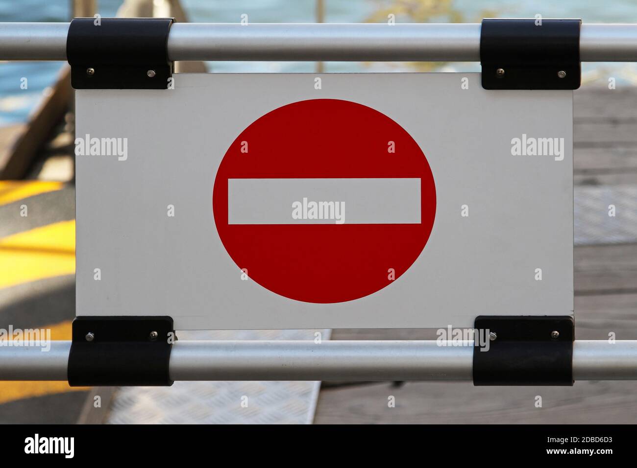 Ramp closed sign hi-res stock photography and images - Alamy