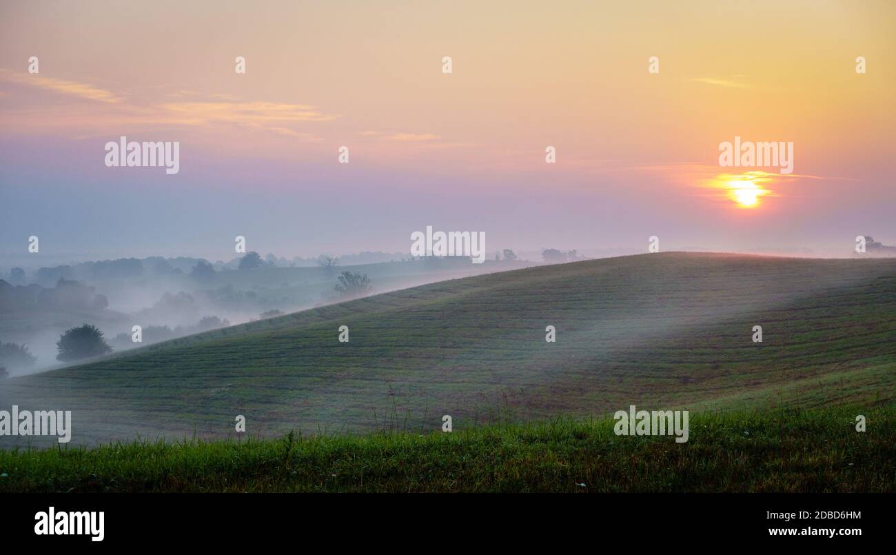 Countryside central kentucky hi-res stock photography and images - Alamy