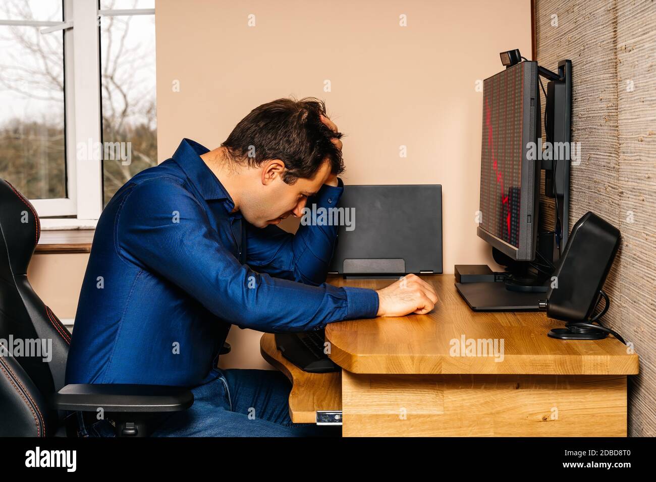 Pulling hair out computer hi-res stock photography and images - Alamy