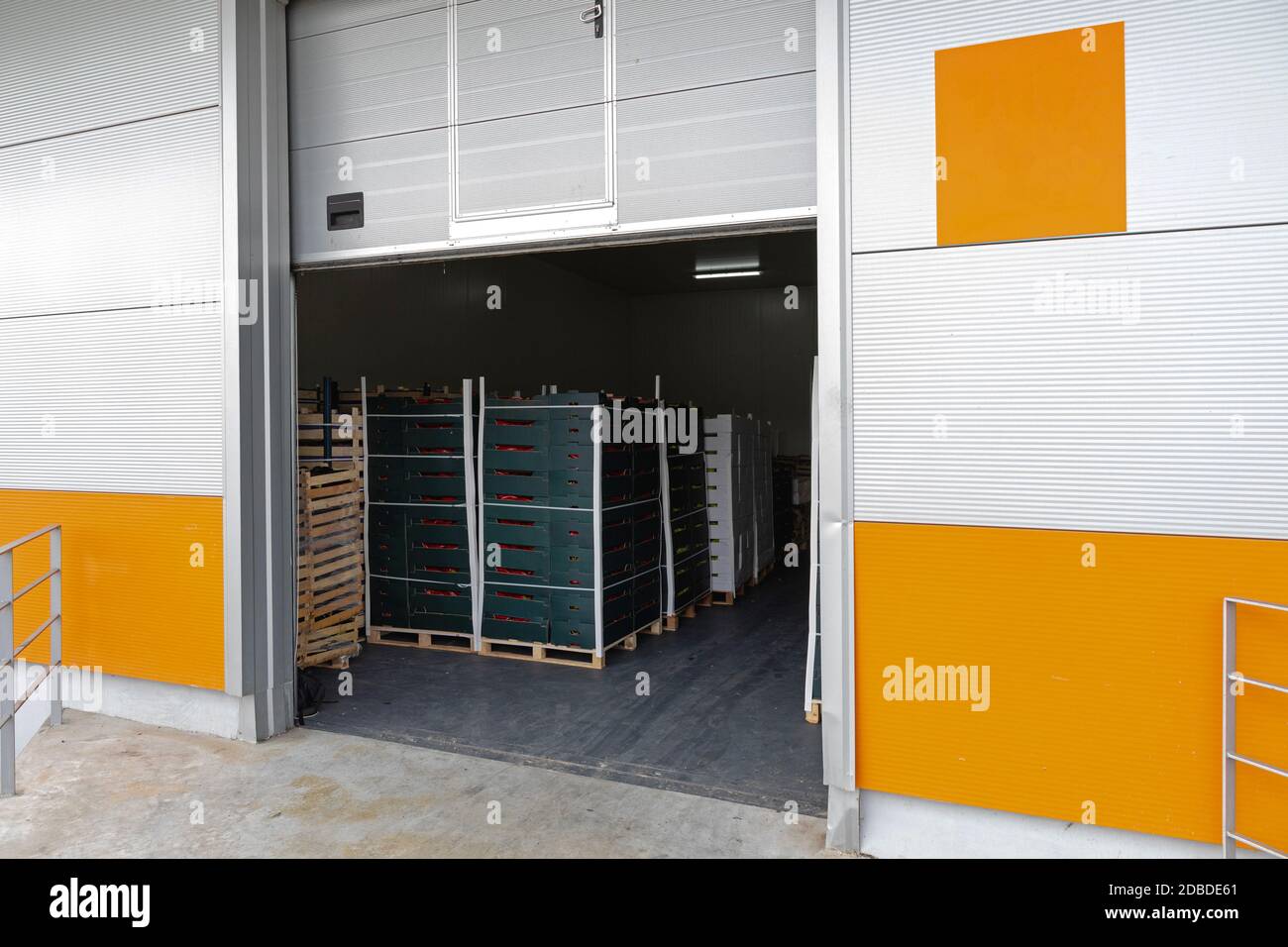 Cargo Door at Distribution Warehouse Loading Dock Stock Photo - Alamy
