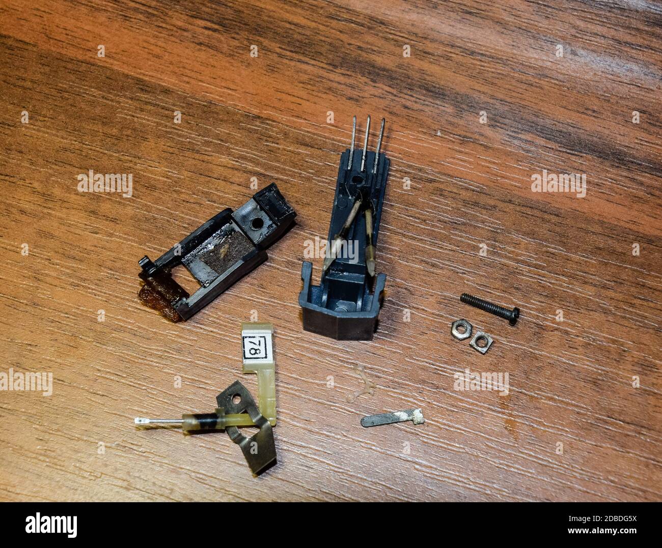 Disassembled vinyl player pickup with a rotary needle Stock Photo - Alamy