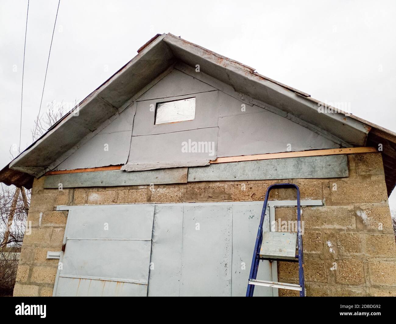 Timber latticed roof hi-res stock photography and images - Alamy