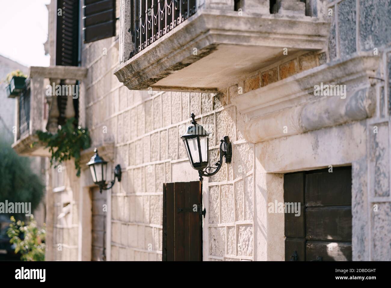 Old building balcony stone fence hi-res stock photography and images ...