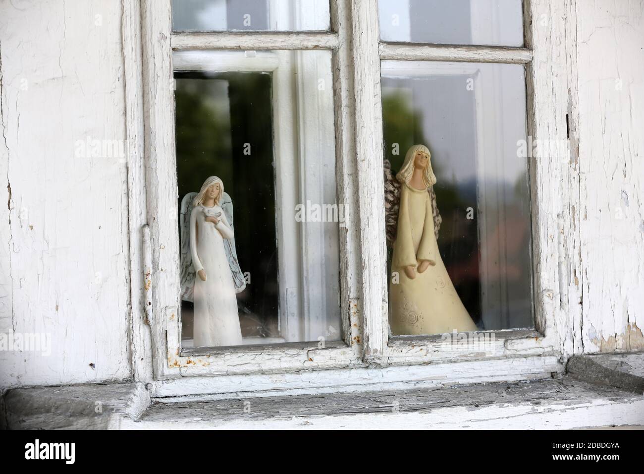 Pure white marble statue hi-res stock photography and images - Alamy