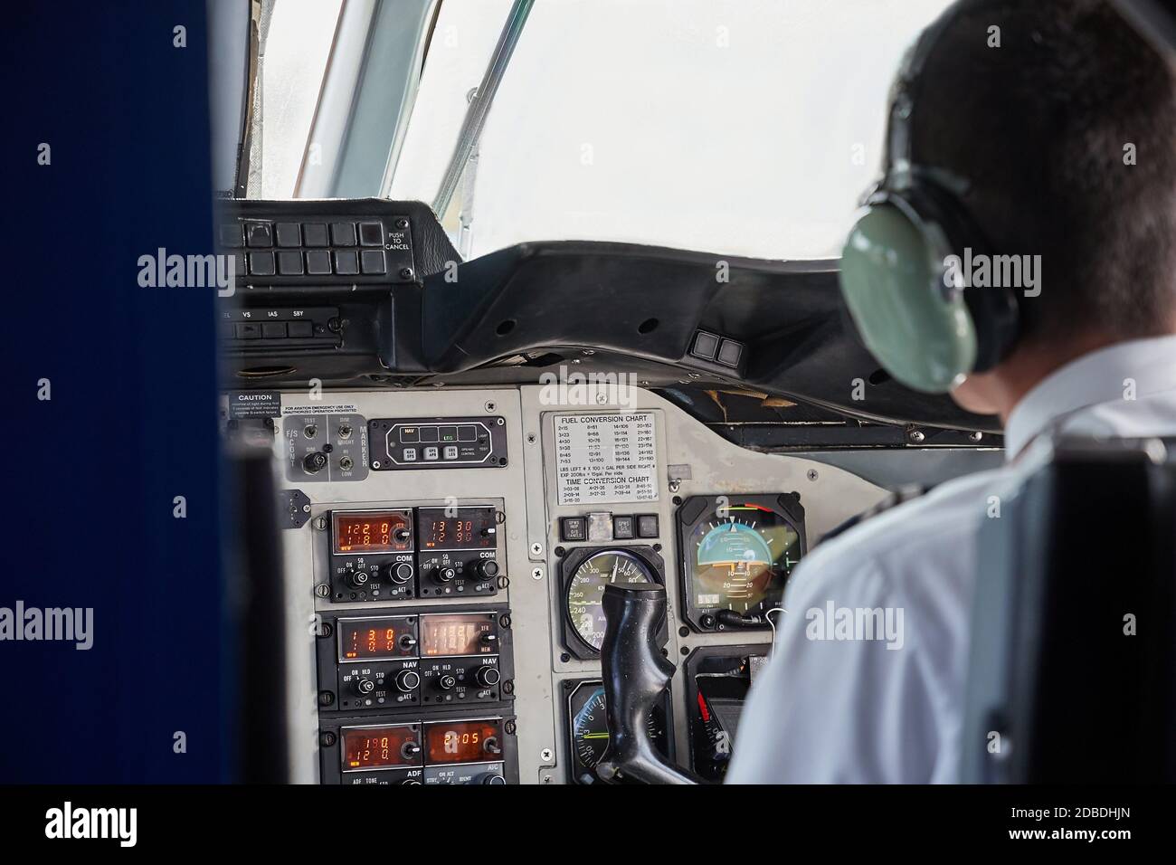 Airplane pilot flying yoke hi-res stock photography and images - Alamy