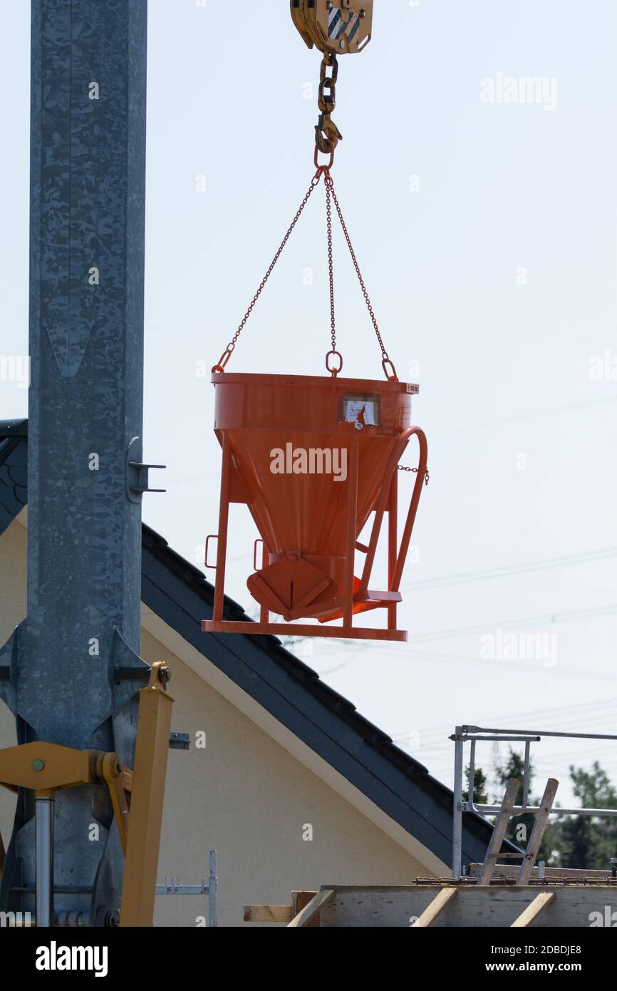 House bucket hi-res stock photography and images - Alamy