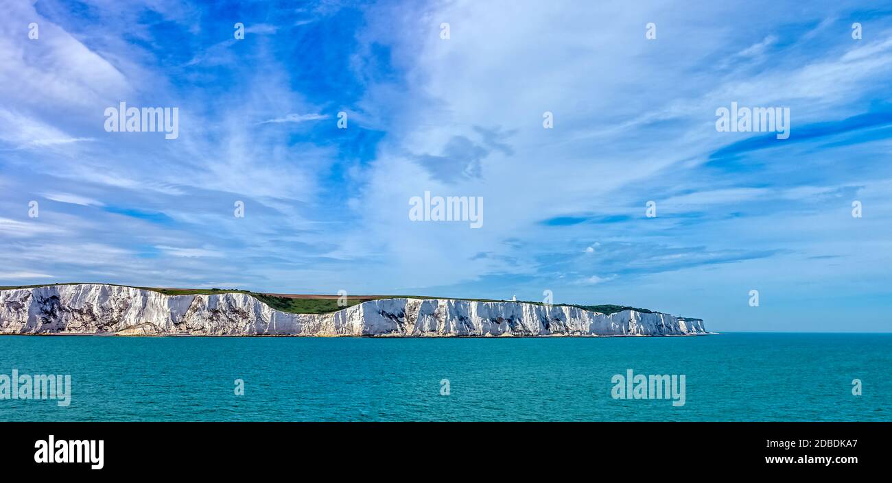 White cliffs with green trees hi-res stock photography and images - Alamy