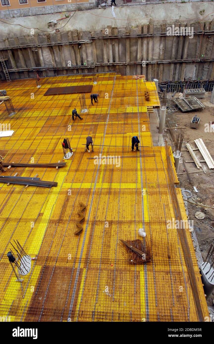 Reinforced concrete in construction of buildings Stock Photo - Alamy