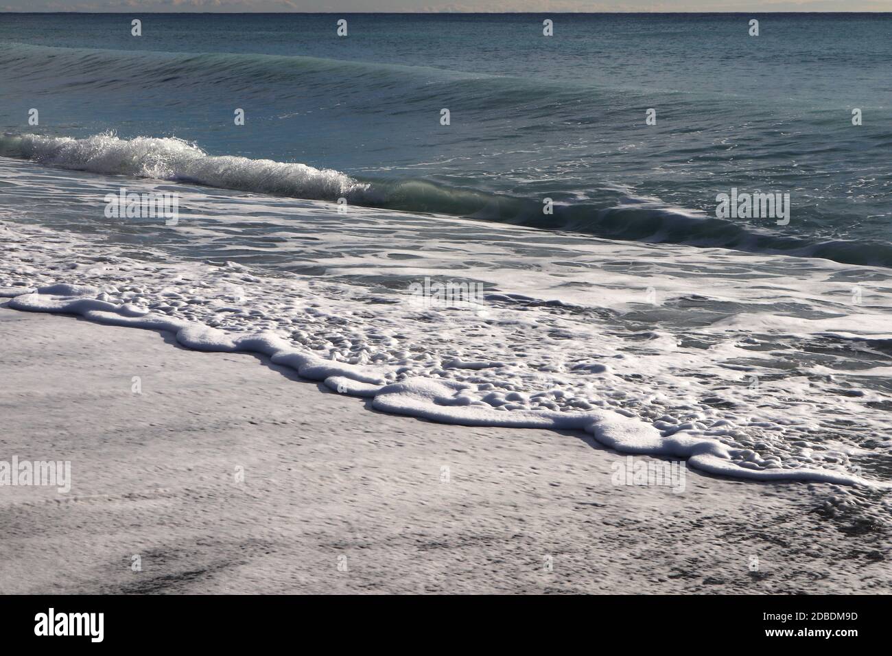 Wave waves calm calming ocean hi-res stock photography and images - Alamy