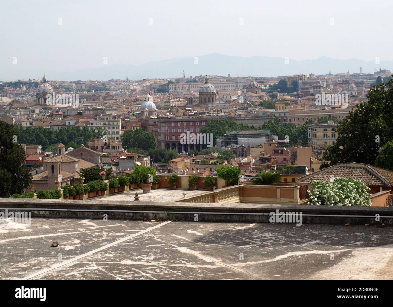 Panorama of the old town from gianicolo hill hi-res stock photography ...