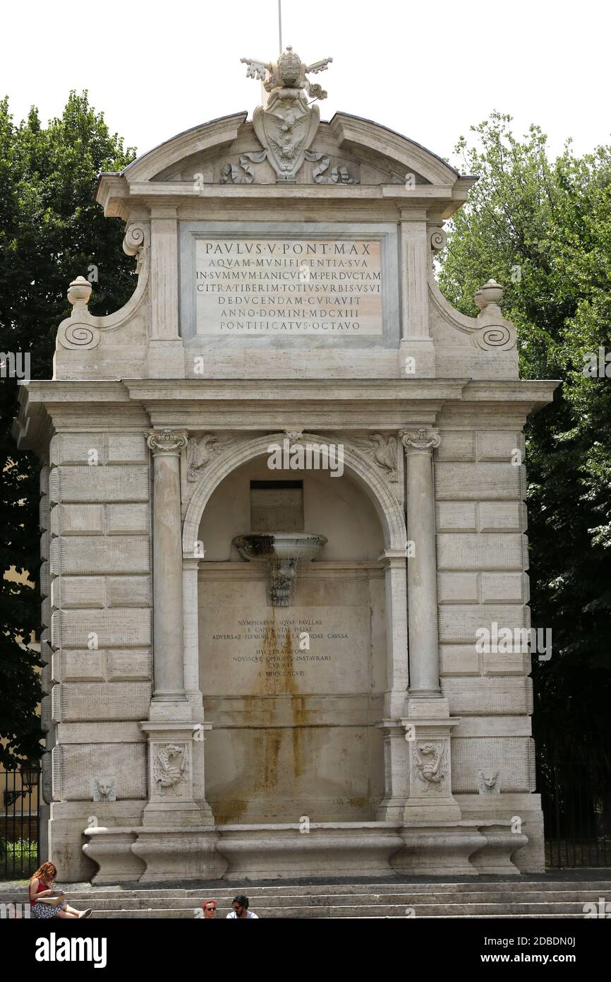 Piazza trilussa trastevere rome hi-res stock photography and images - Alamy