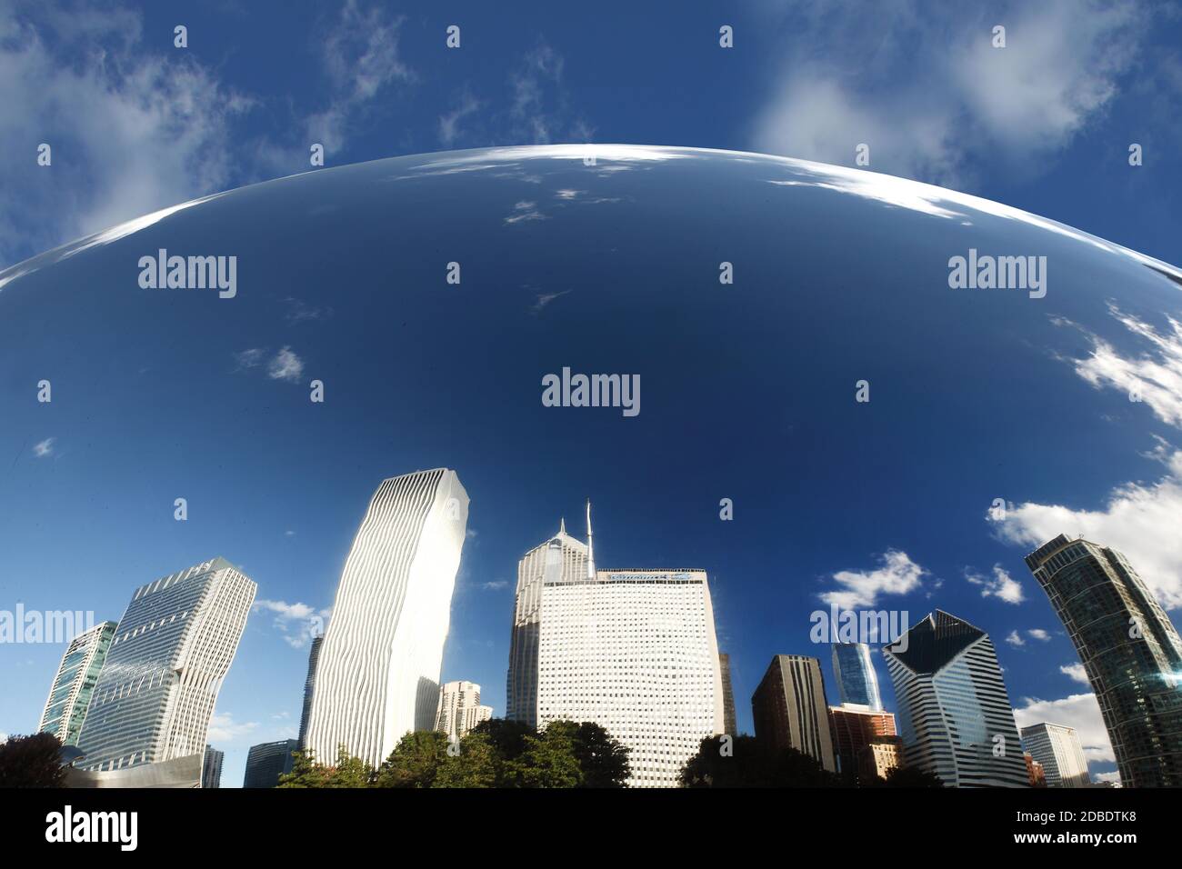 Cloud gate prudential building chicago hi-res stock photography and ...