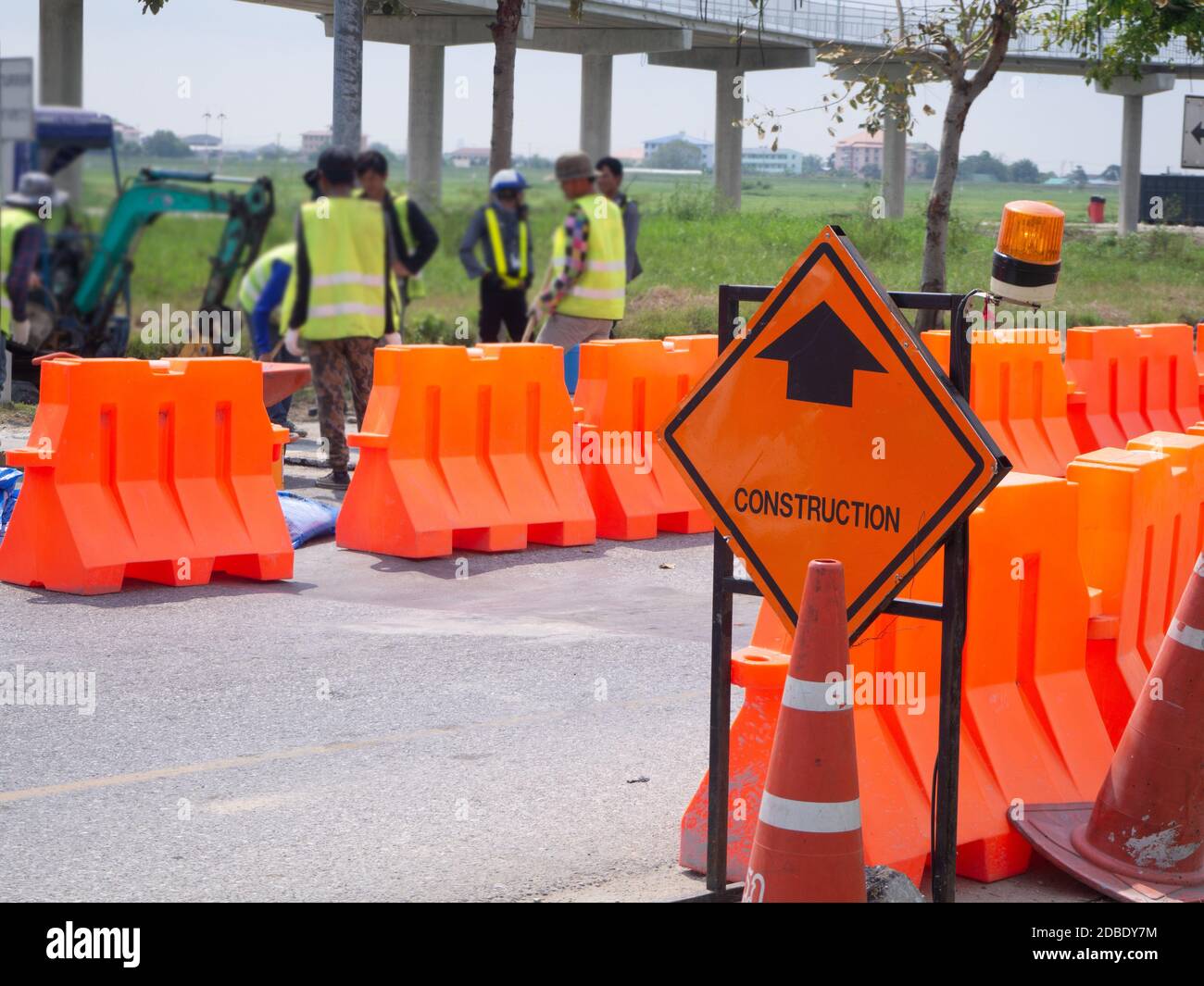 Work road contraction hi-res stock photography and images - Alamy