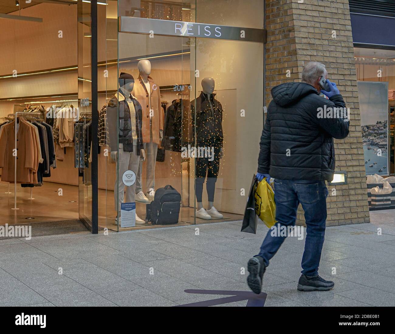 Reiss store 2020 hi-res stock photography and images - Alamy