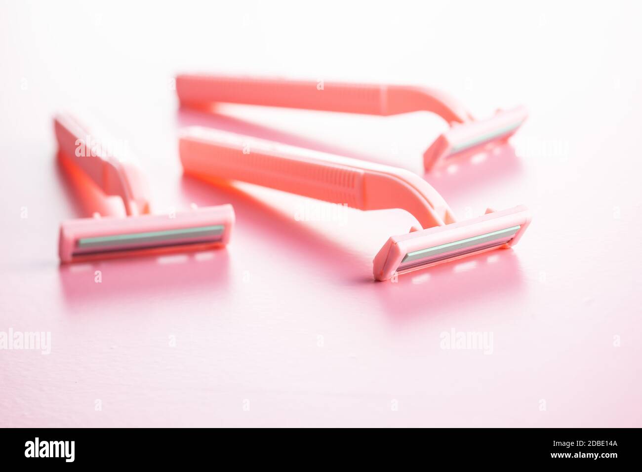 Lady shaver hi-res stock photography and images - Alamy