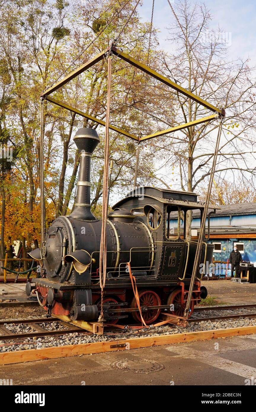 Potsdam, Deutschland. 16th Nov, 2020. Another film prop for the 'Giant ...