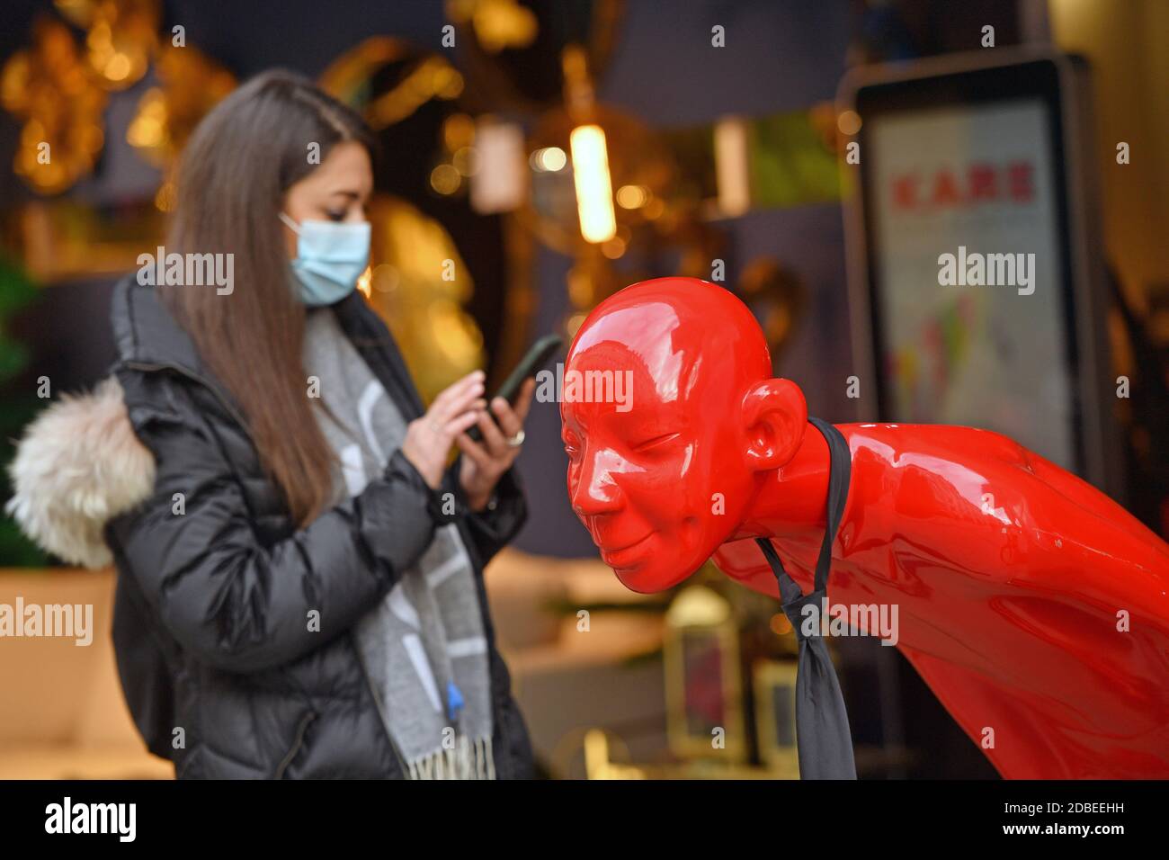 Mask compulsory in the pedestrian zones and public places in Munich on ...