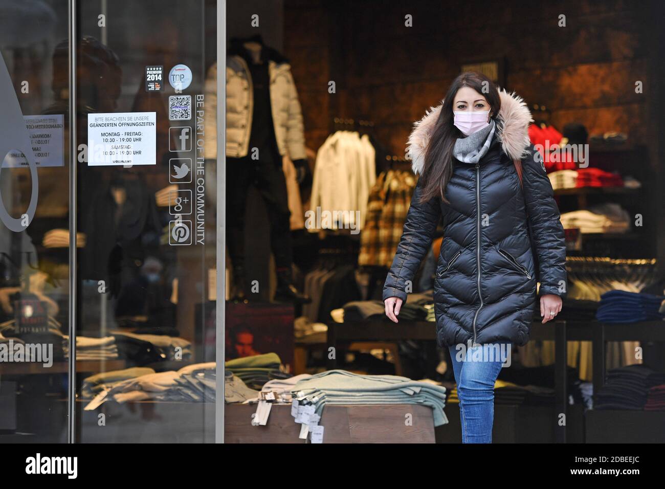 Mask compulsory in the pedestrian zones and public places in Munich on ...