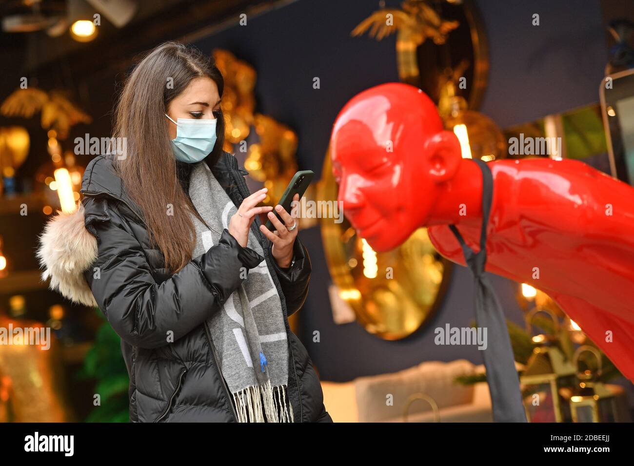 Mask compulsory in the pedestrian zones and public places in Munich on ...