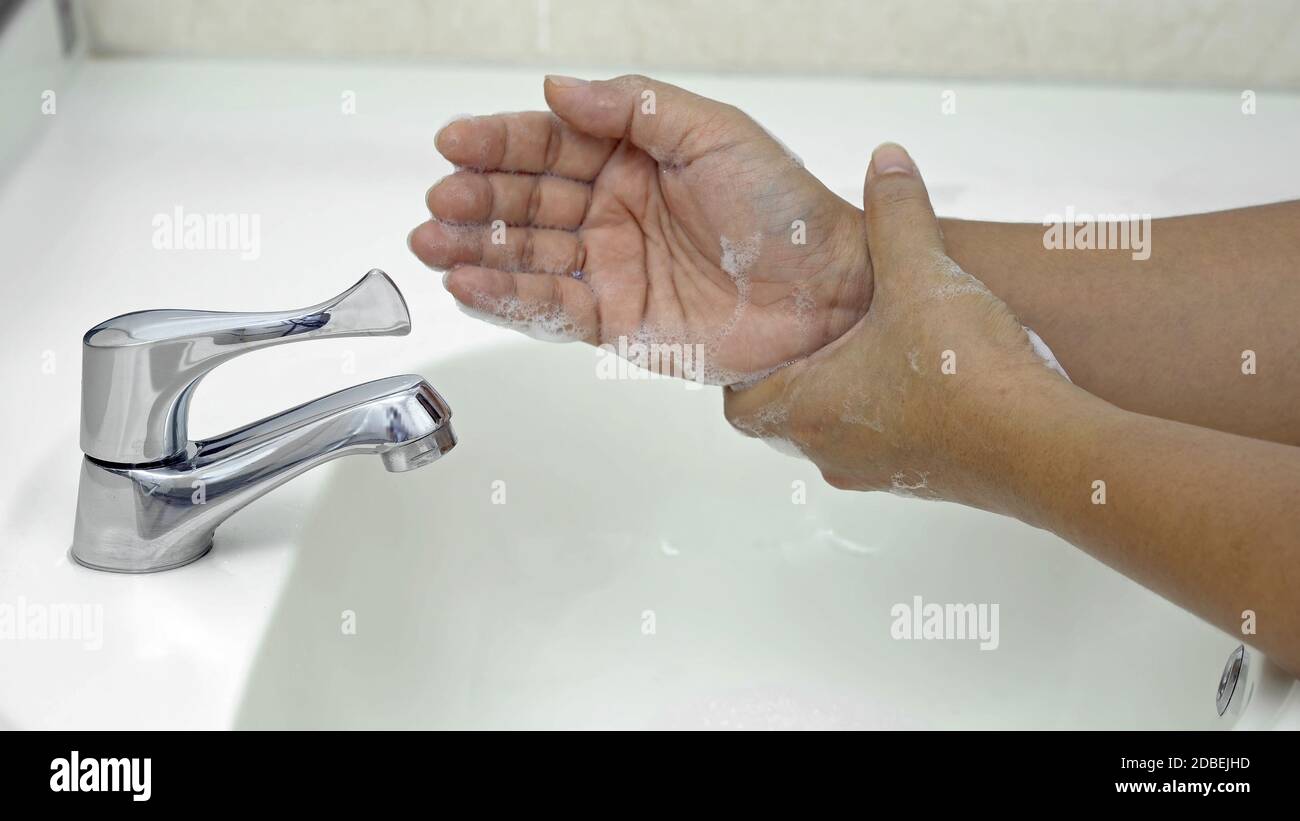 7 steps hand washing - Step 7/7 Rub both weists rotating manner ...