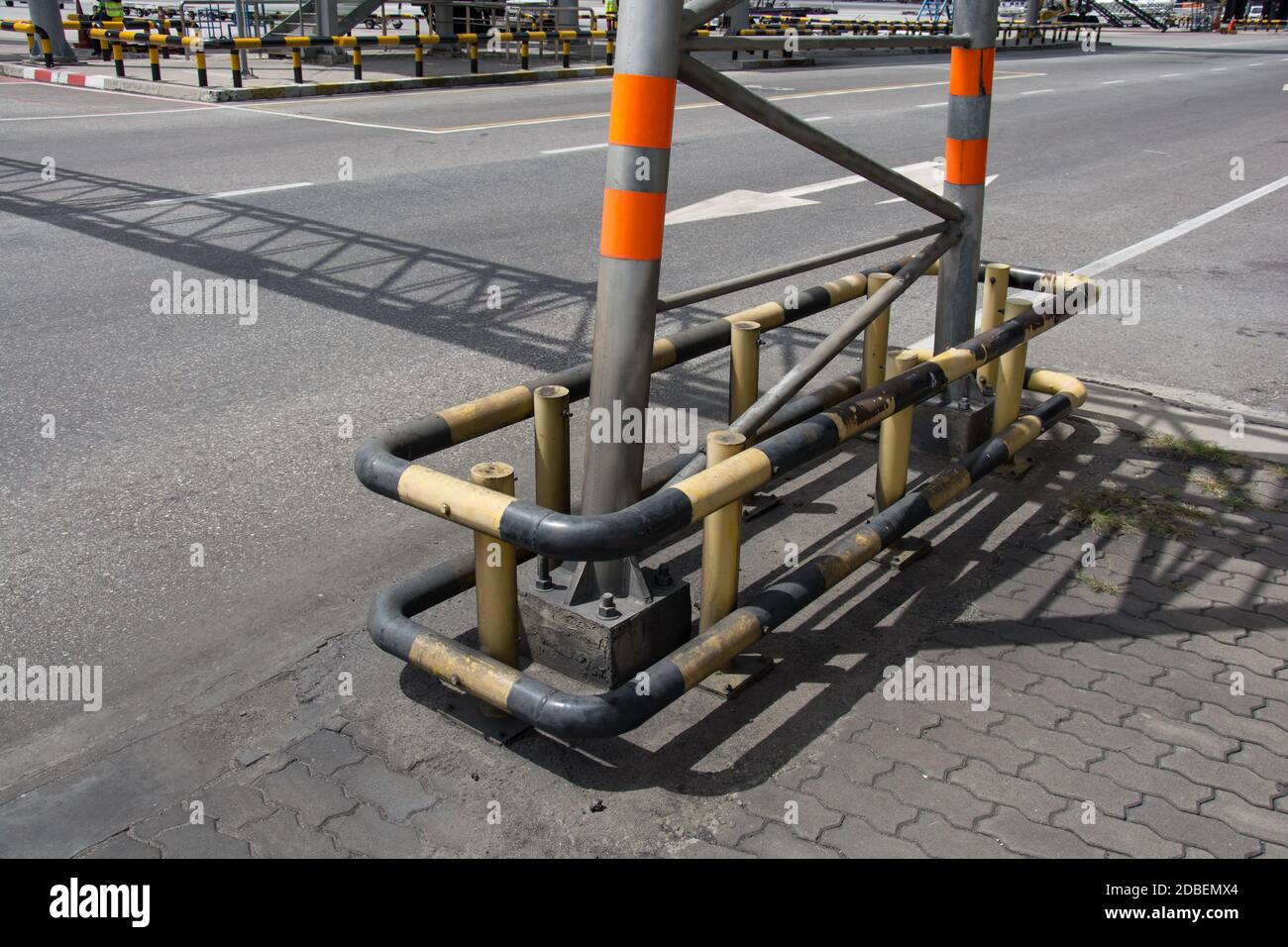 Steel column support with bolts and nuts Stock Photo - Alamy