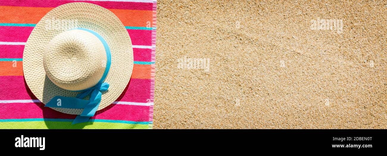Sunny tropical beach vacation background Stock Photo - Alamy