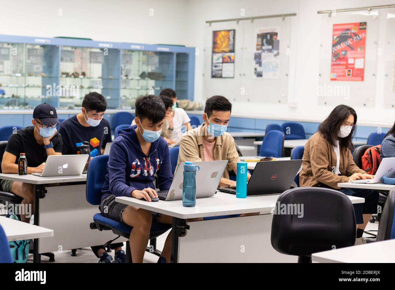 Adult classroom computers hi-res stock photography and images - Alamy