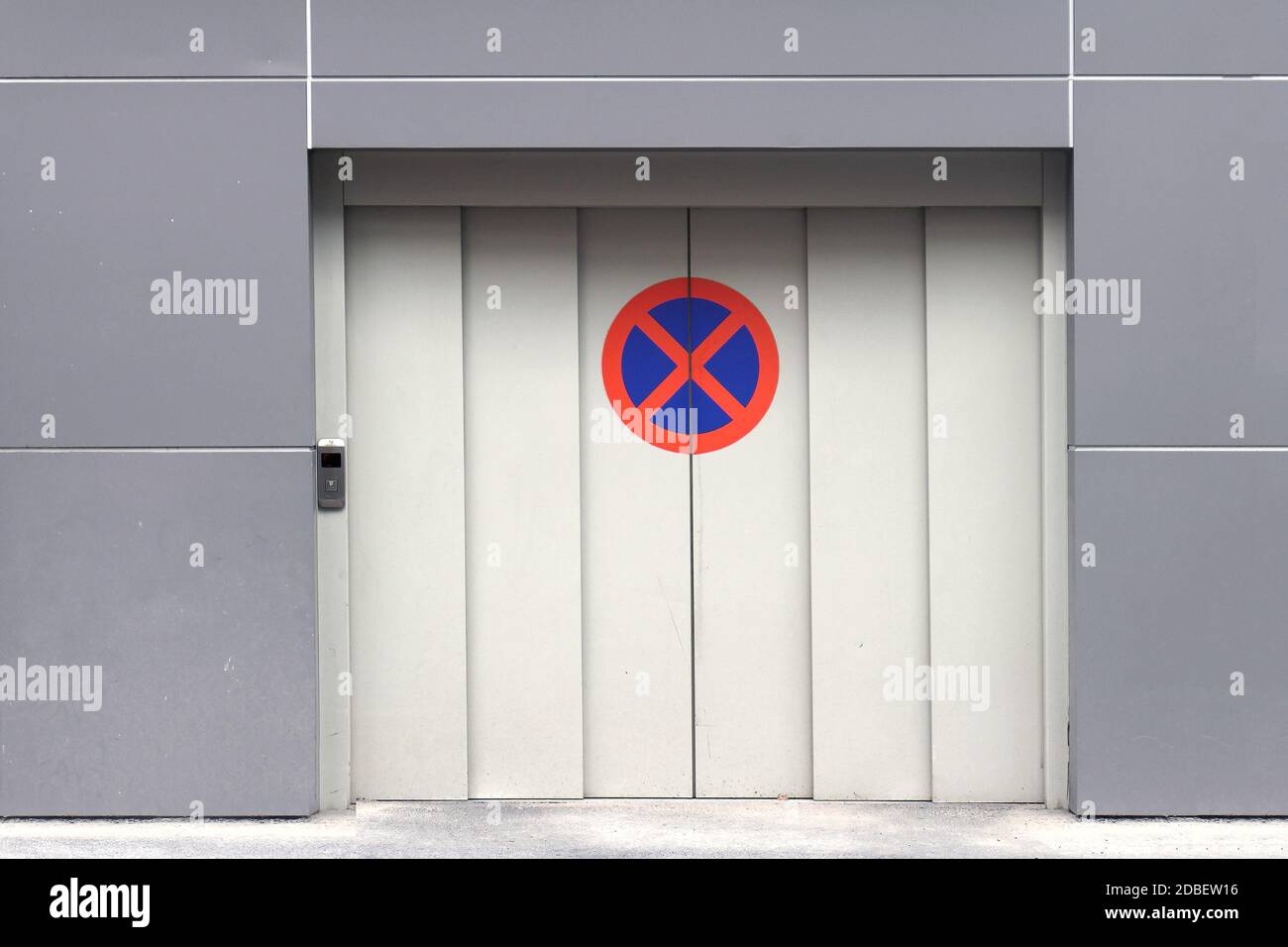 Automatic door symbol hi-res stock photography and images - Alamy