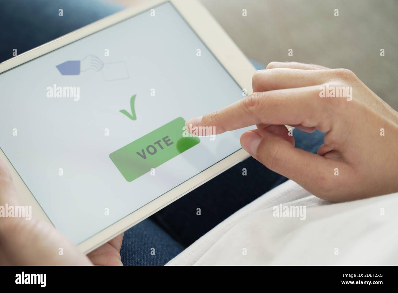 Woman Tap Vote Button on Digital Tablet. Voting Online Concept Stock ...