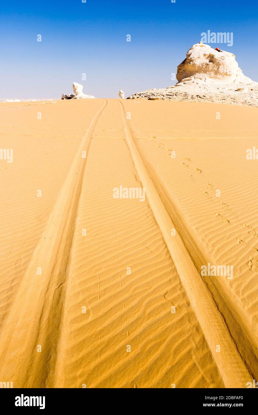 The White Desert at Farafra in the Sahara of Egypt. Africa Stock Photo ...