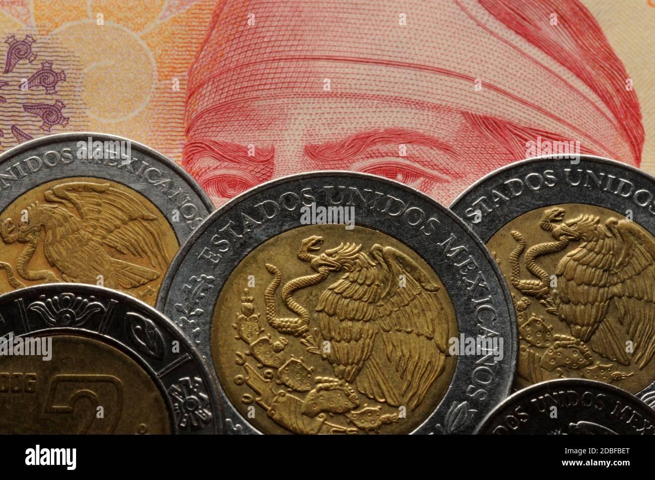 Closeup on mexican banknote and coins Stock Photo - Alamy