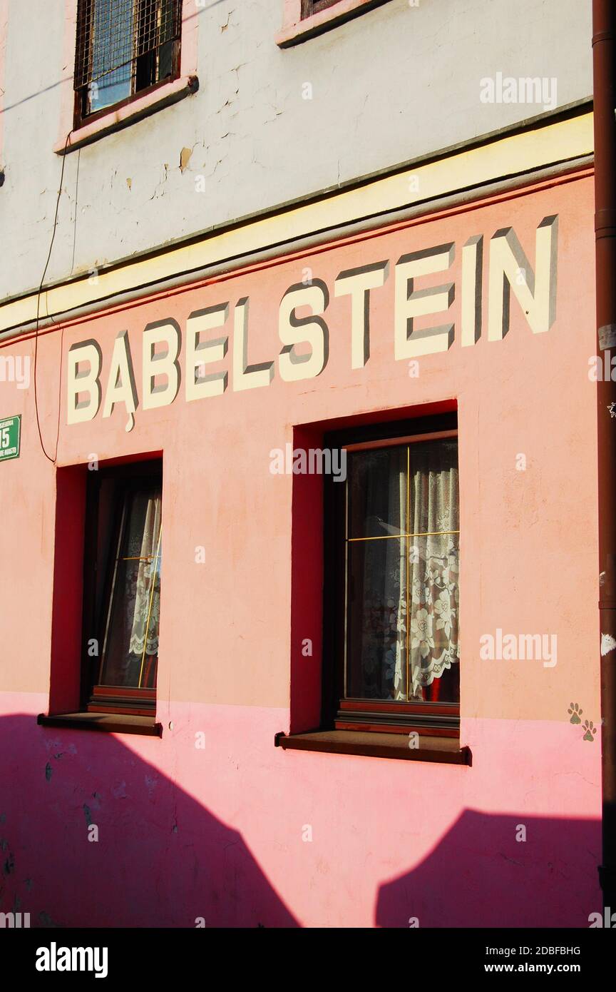 Hand painted window sign hi-res stock photography and images - Alamy