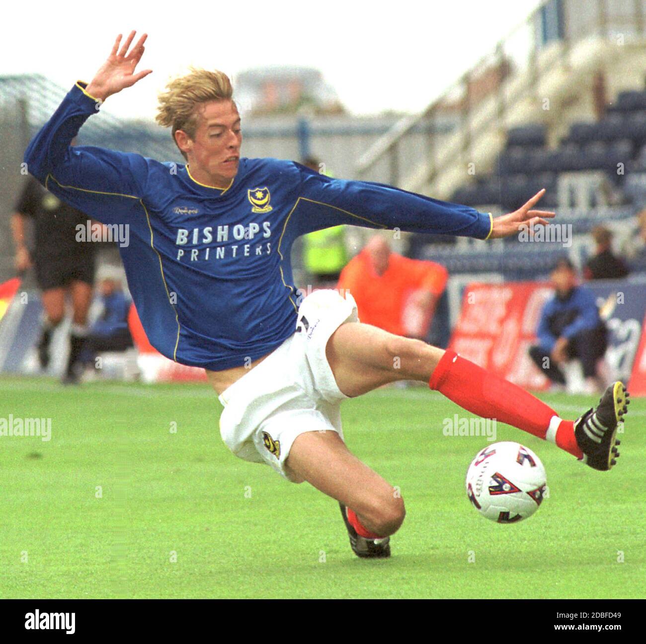 FOOTBALLER AND ENGLAND INTERNATIONAL PETER CROUCH PORTSMOUTH V ...