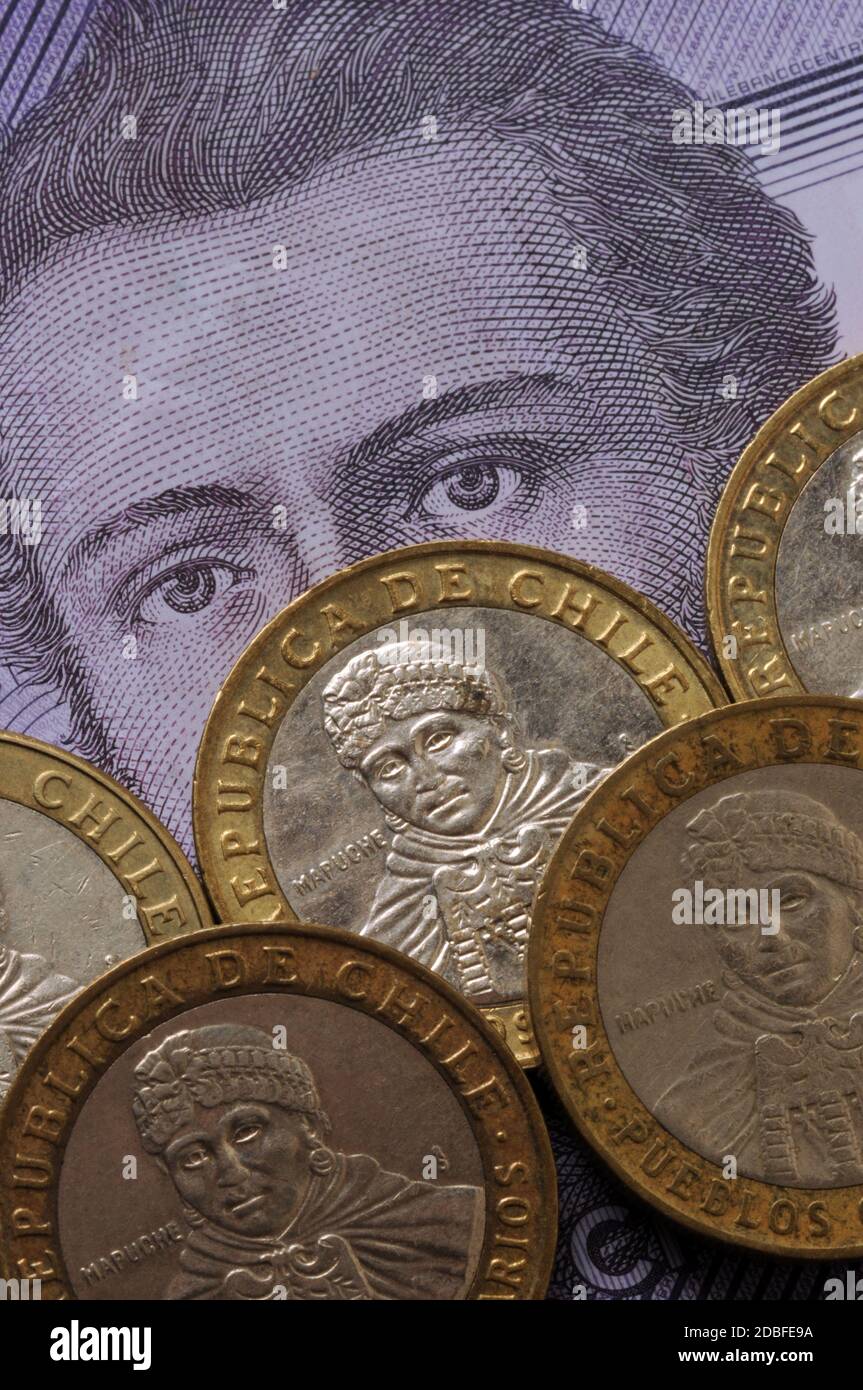 Closeup on coins and chilean banknote Stock Photo - Alamy