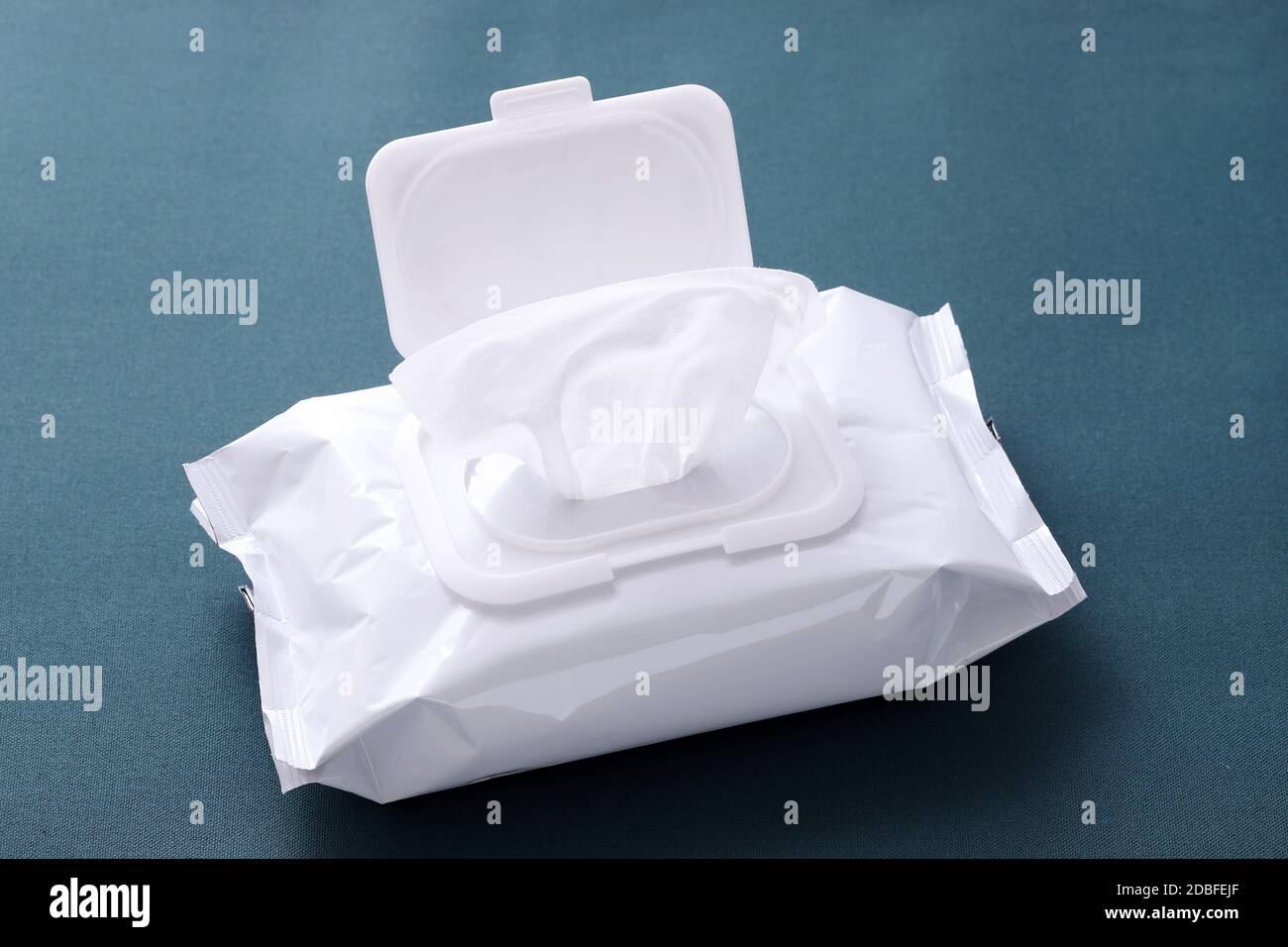 Tissue paper hi-res stock photography and images - Alamy