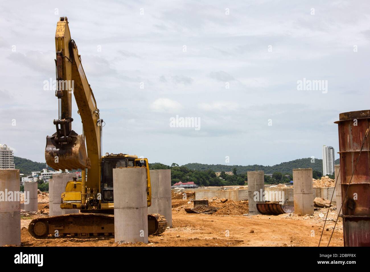 Heavy machine Construction Building Stock Photo - Alamy