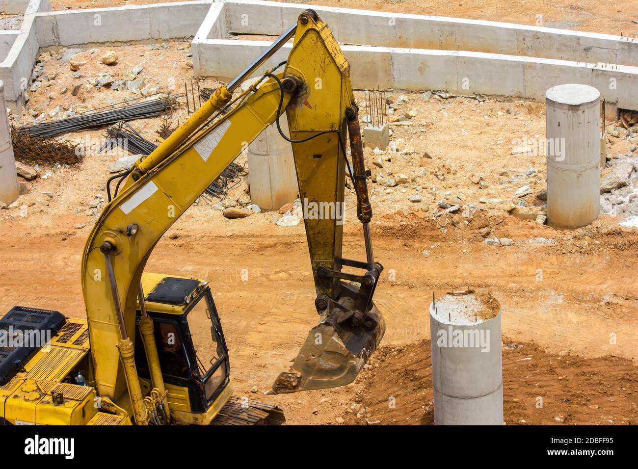 Heavy machine Construction Building Stock Photo - Alamy