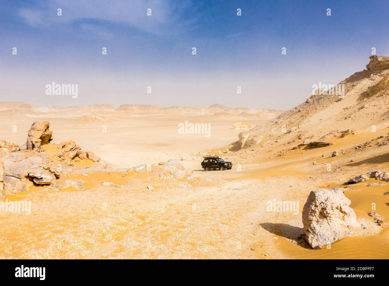 White Desert at Farafra in the Sahara of Egypt. Africa Stock Photo - Alamy
