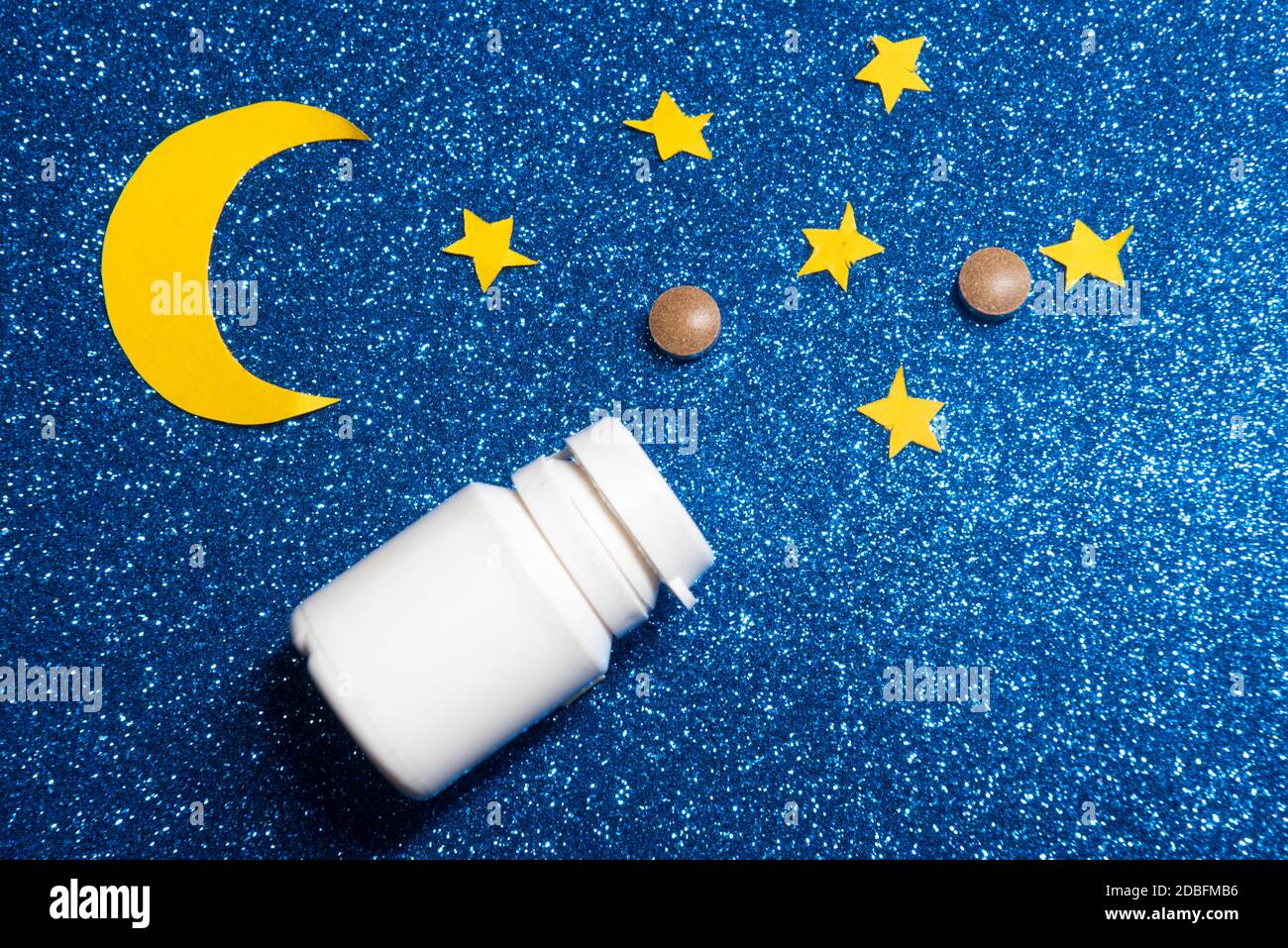 Melatonin tablets hi-res stock photography and images - Alamy