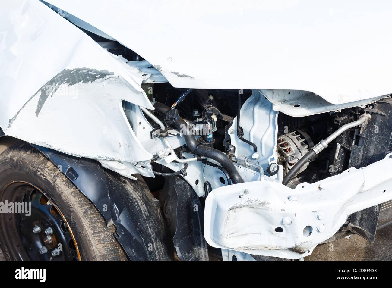 Car front view dented hi-res stock photography and images - Alamy