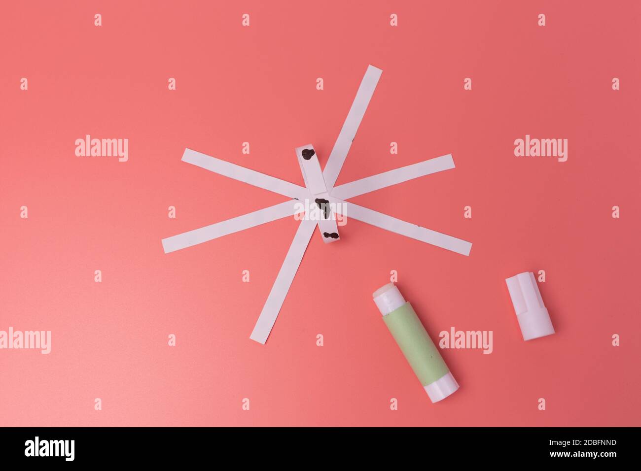 connect the strips of paper with glue into a ball, paper cow craft for ...