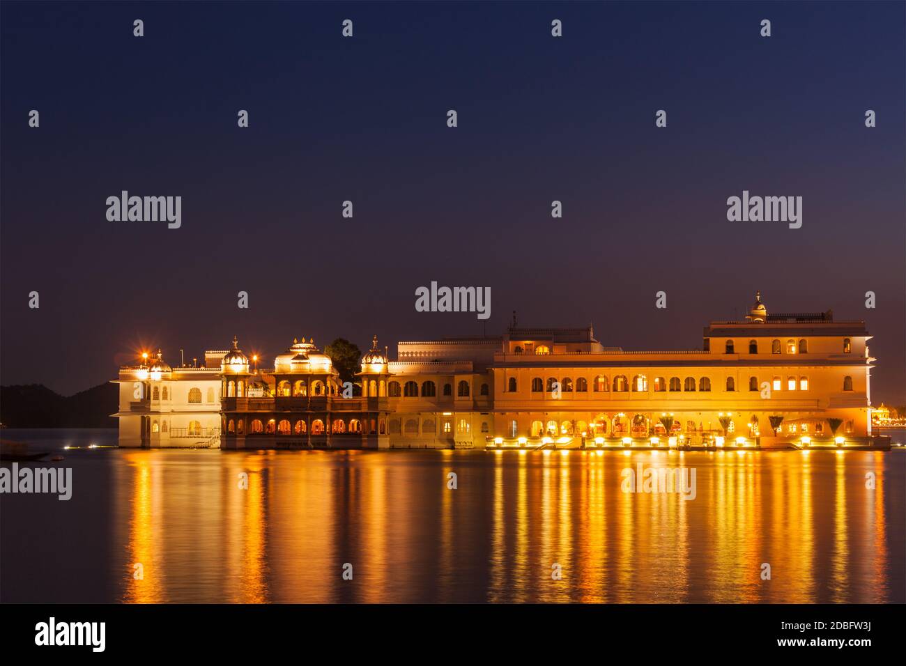 Romantic luxury India travel tourism - Lake Palace (Jag Niwas) complex ...