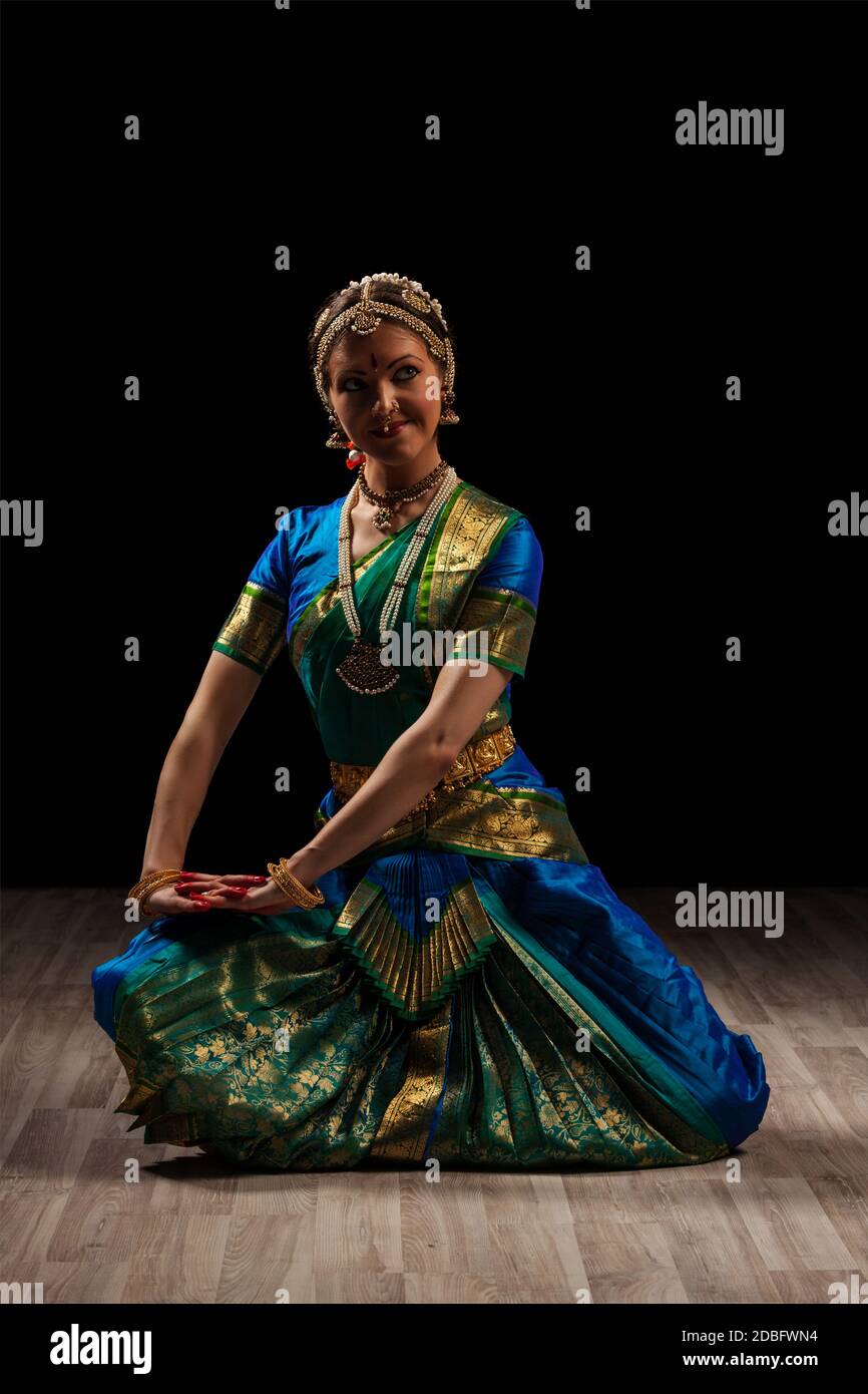 Bharata natyam dancer hi-res stock photography and images - Alamy