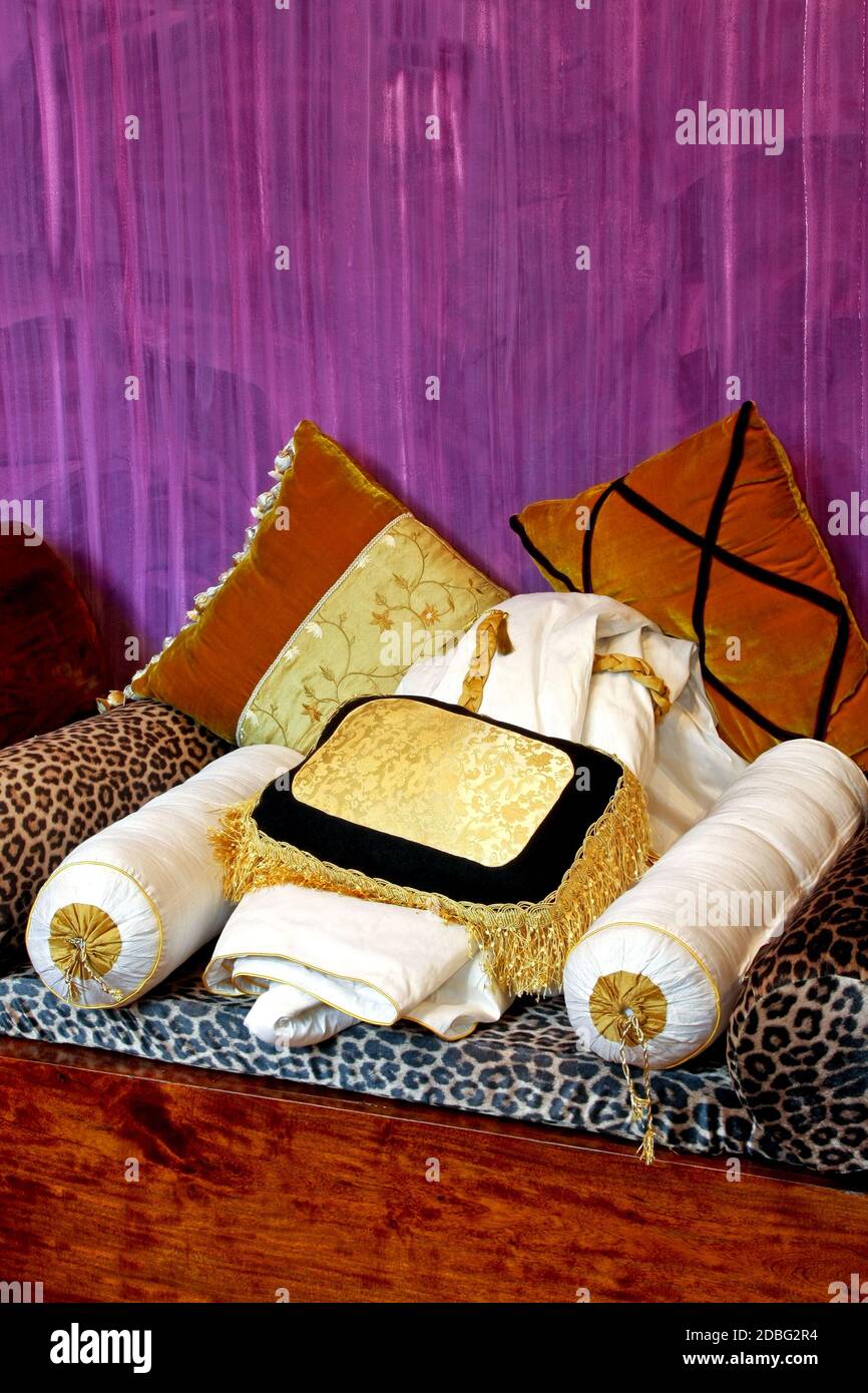 African ottoman hi-res stock photography and images - Alamy